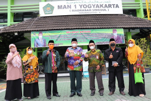 MAN 1 Yogyakarta | MAN 1 Yogyakarta Sambut Studi Banding Tim Pembangunan ZI MAN IC Sorong Papua